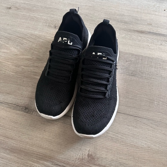 APL | Shoes | Apl Super Cute And Comfy Bouncy Apl Sneakers Black 7 ...
